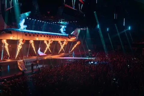 Apache 207 zeigt außergewöhnlichen Auftritt in der Festhalle Frankfurt