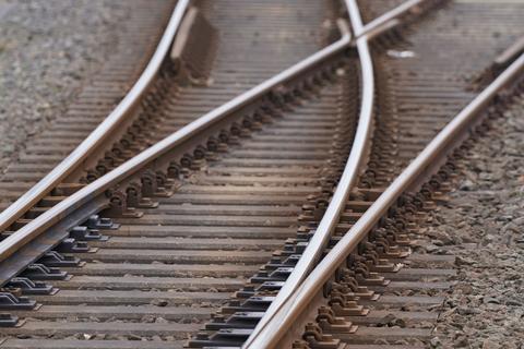 Feuerwehreinsatz und Stellwerk-Problem stören Zugverkehr