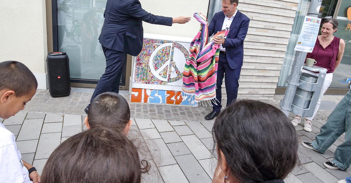 „Kunst am Strom“: Eintönige Stromkästen werden in Rüsselsheim zu ...