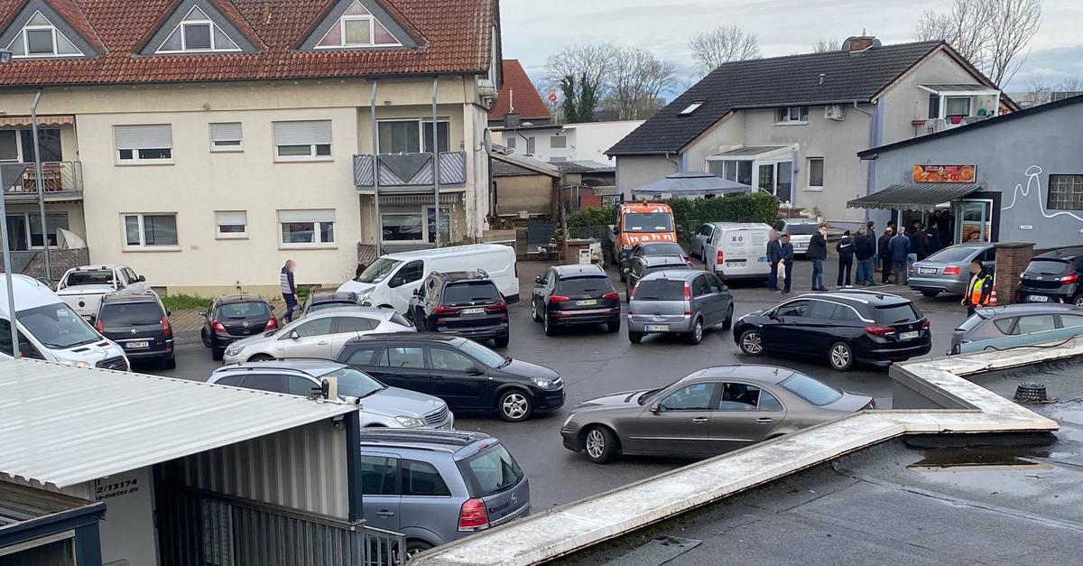 Ordnungsamt greift ein: Parkende Kunden stören Verkehr