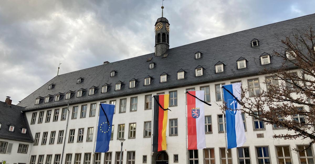 Rüsselsheim setzt ein Zeichen gegen den Krieg in der Ukraine