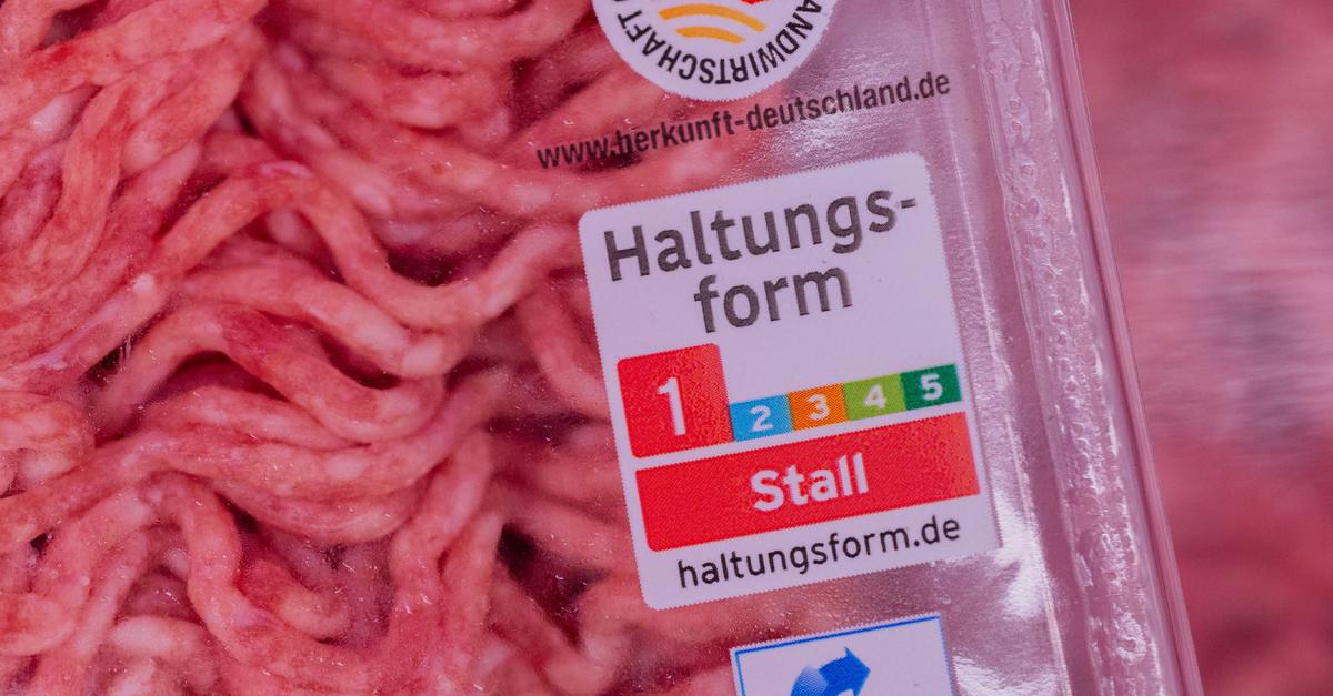 Mehr Fleisch aus besseren Ställen - Staatliches Logo später